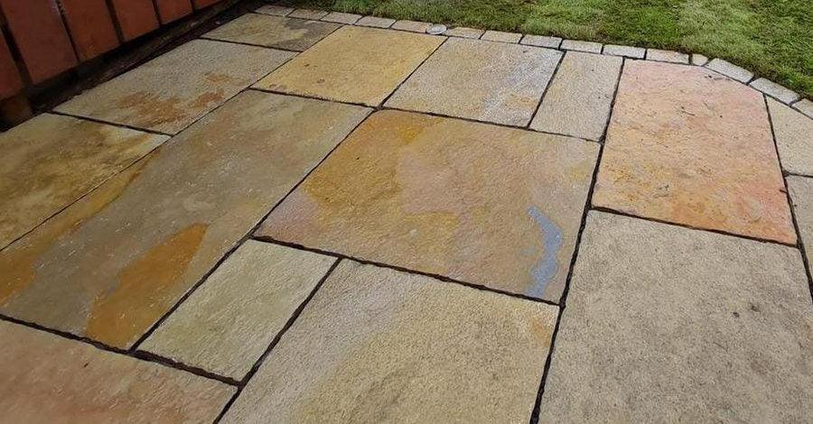 Clearance Paving Slabs at Cheap Prices - riven surface